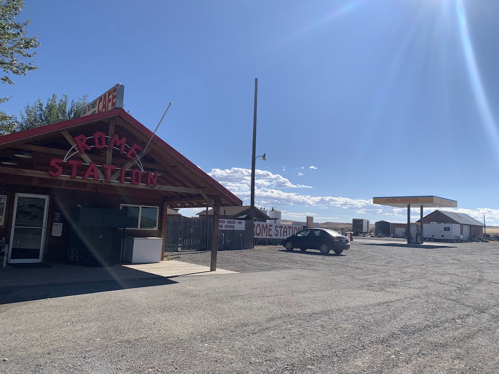 Oregon Backcountry – Caroline and Stephen